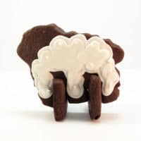 Lamb cookies: How to make 3D standing lamb cookies for Easter.