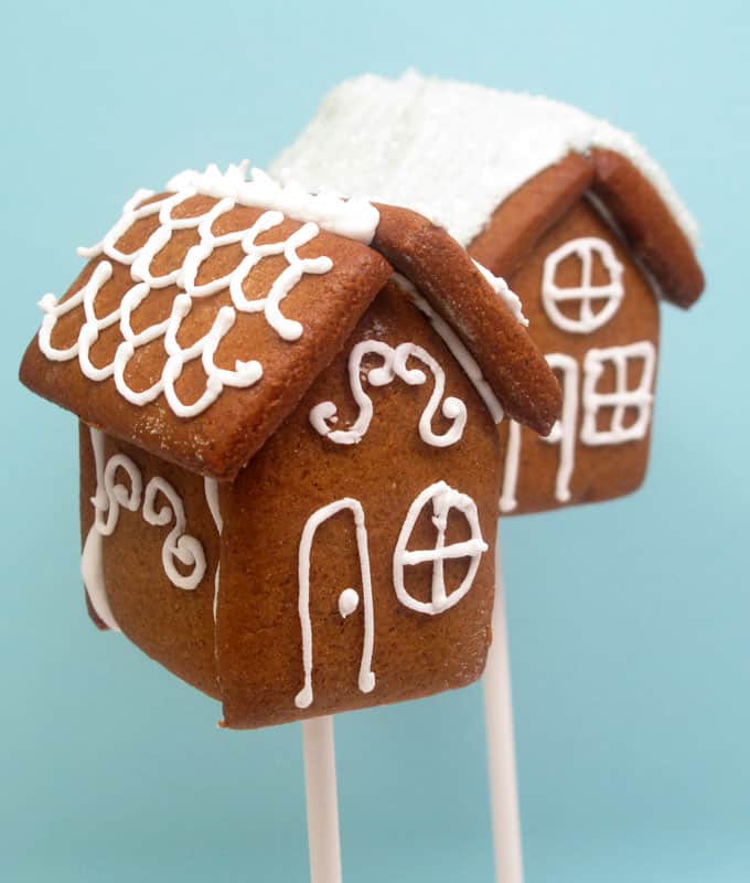 gingerbread house pops: mini gingerbread houses on a stick