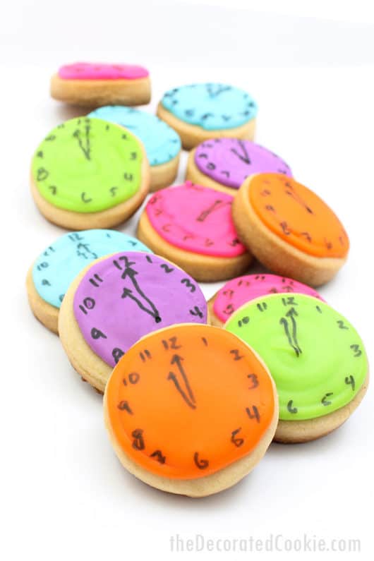 NEW YEAR'S EVE COOKIES -- mini almost- midnight clock cookies