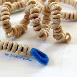 EASY CHEERIOS BIRDFEEDERS -- fun school project for kids