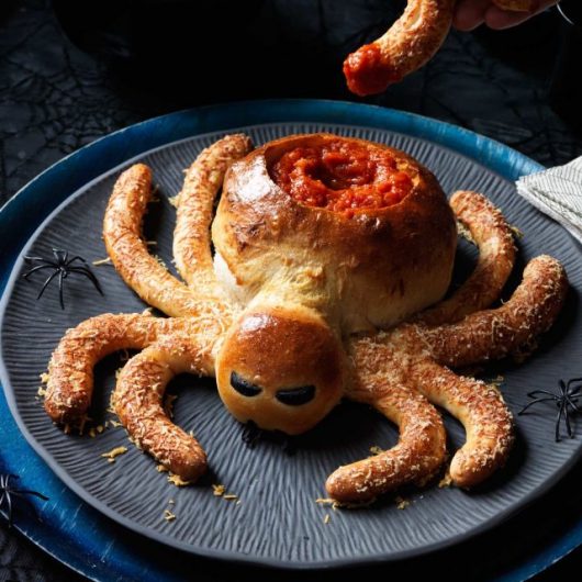 SPIDER FOOD IDEAS: roundup of 30 spider Halloween treats and crafts