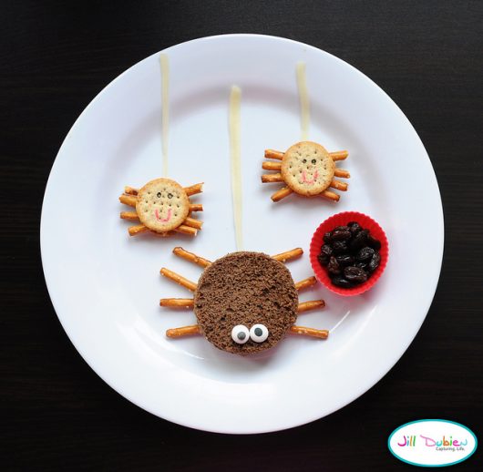 SPIDER FOOD IDEAS: roundup of 30 spider Halloween treats and crafts