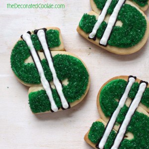 MONEY COOKIES -- How to decorate dollar signs and piggy banks.