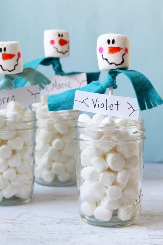 MARSHMALLOW SNOWMAN PLACEHOLDERS -- fun Christmas treat
