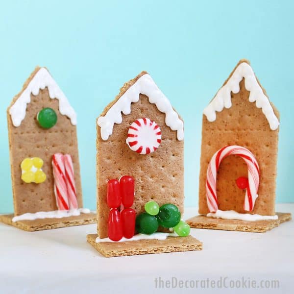 EASY GRAHAM CRACKER GINGERBREAD HOUSES for Christmas