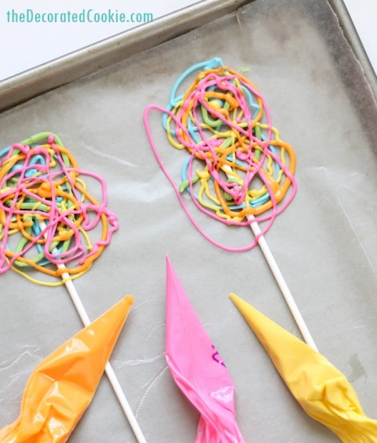 RAINBOW LOLLIPOPS -- Easy, crazy, colorful chocolate lollipops.