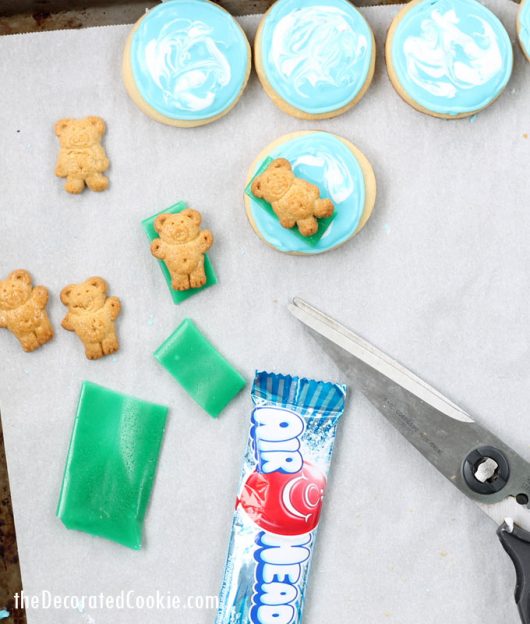 Pool party cookies: Swimming Teddy Grahams, a fun summer dessert idea.