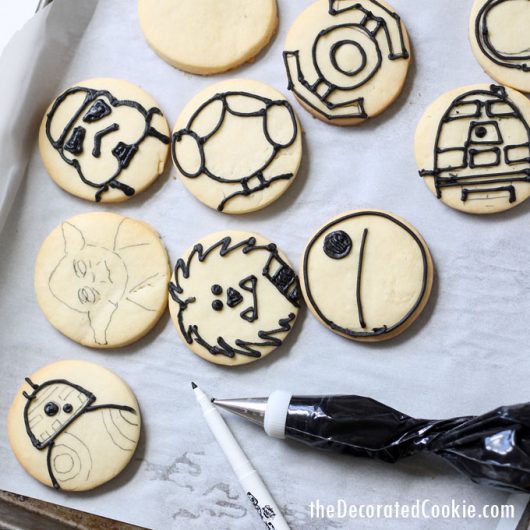 How to make and decorate Star Wars cookies on simple circles.