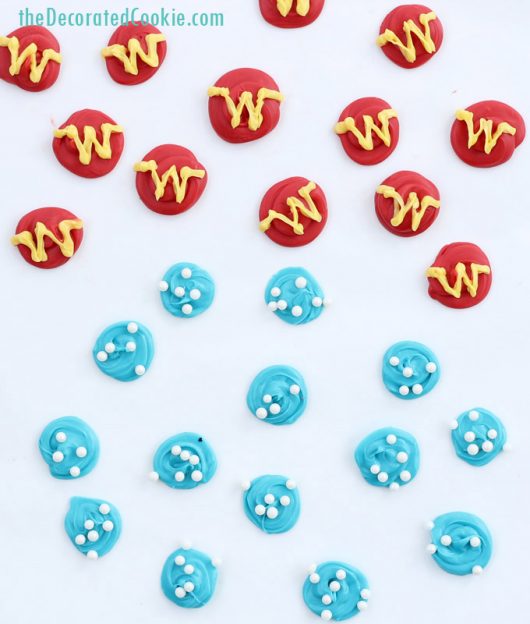 WONDER WOMAN POPCORN -- fun food idea for a superhero party