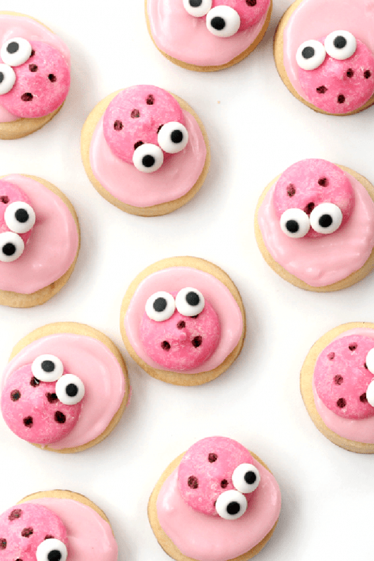 LOVE BUG COOKIES -- easy decorated cookies for Valentine's Day