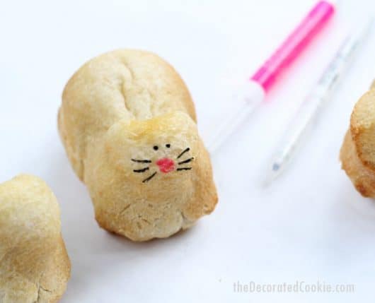 kitty cat bread -- how to a loaf of cute kitty cat bread using a ...
