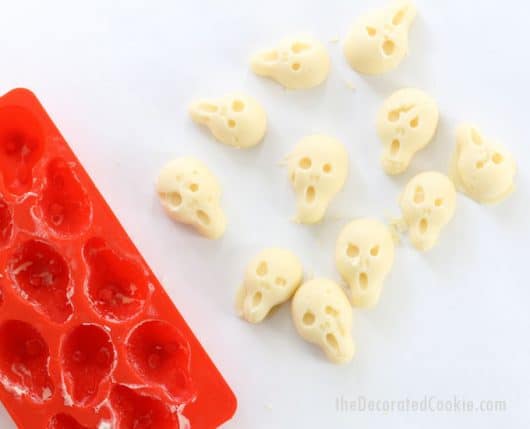 Halloween appetizer: THE SCREAM cheese plate! Fun food idea.