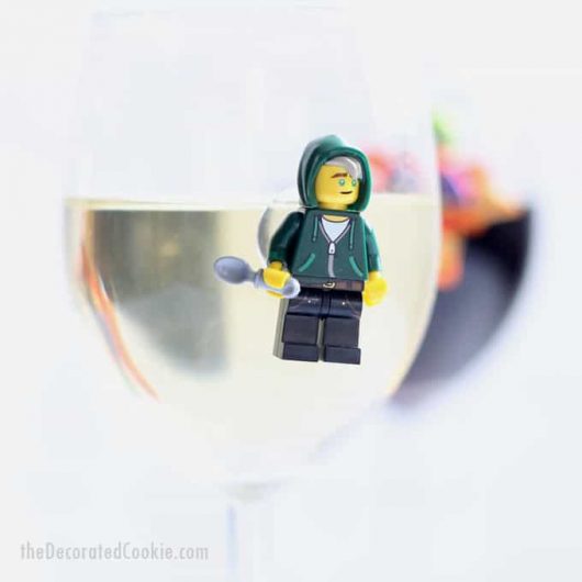 DIY wine charms craft: Make Lego Minifigures wine charms