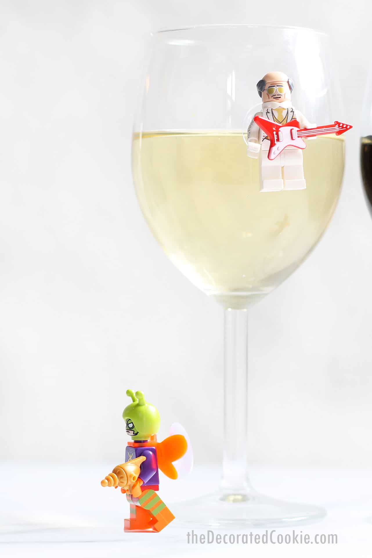 DIY wine charms craft: Make Lego Minifigures wine charms