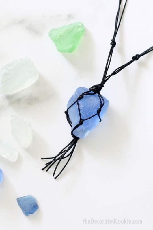SEA GLASS JEWELRY: Macrame sea glass necklace tutorial