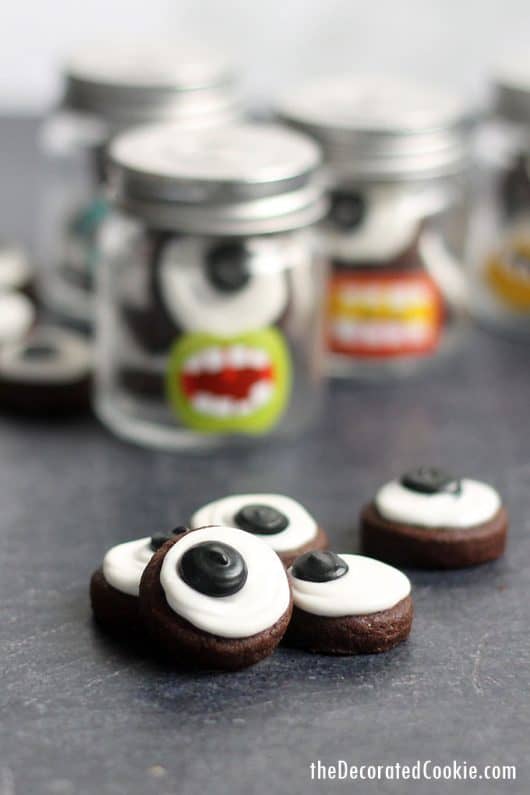 EYEBALL COOKIES for Halloween or monster party favors.