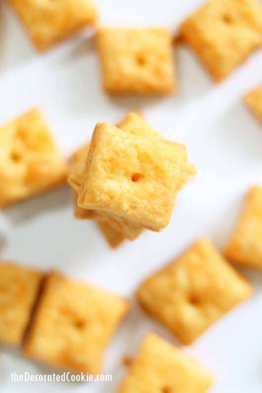 HOMEMADE CHEEZ-ITS -- cheese-filled, baked copycat crackers recipe.