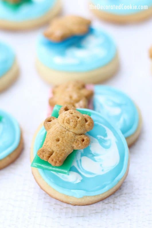 Pool party cookies: Swimming Teddy Grahams, a fun summer dessert idea.