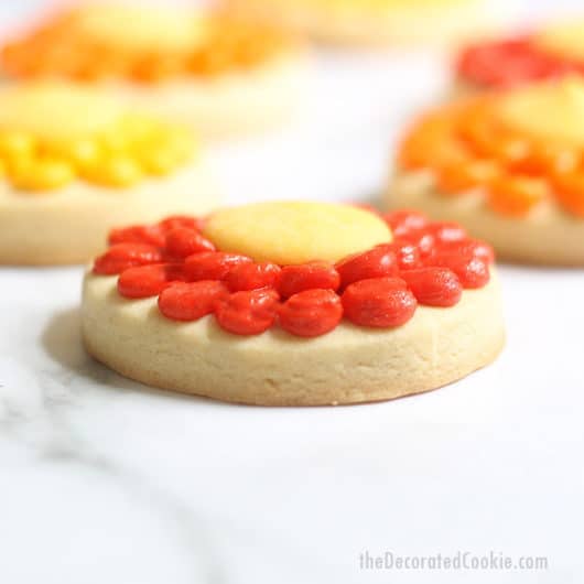 PIPED FLOWER COOKIES for FALL -- Sugar cookies with frosting.