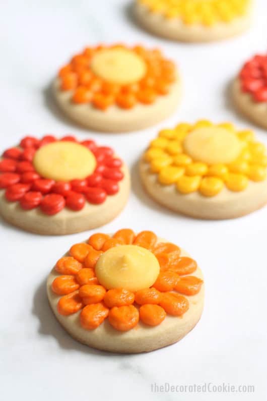 PIPED FLOWER COOKIES for FALL -- Sugar cookies with frosting.