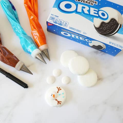 MELTING SNOWMAN OREOS --Easy Christmas or winter cookie treat.