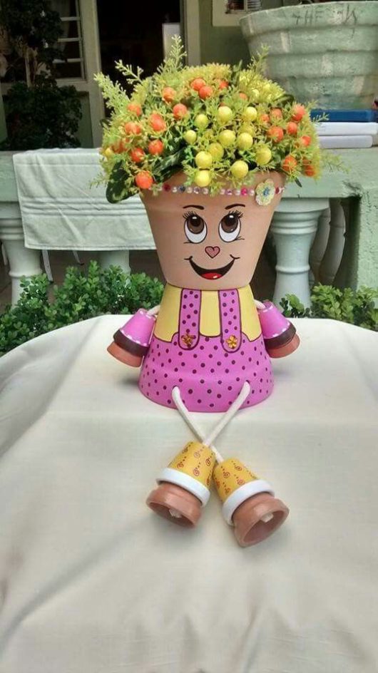 30 CLAY POT CRAFTS -- fun ideas for flower pots, inside and out!