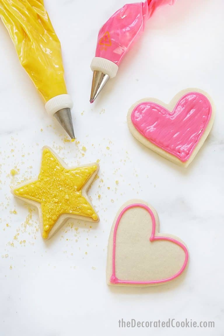 BEST SUGAR COOKIE ICING -- easy recipe for cookie decorating
